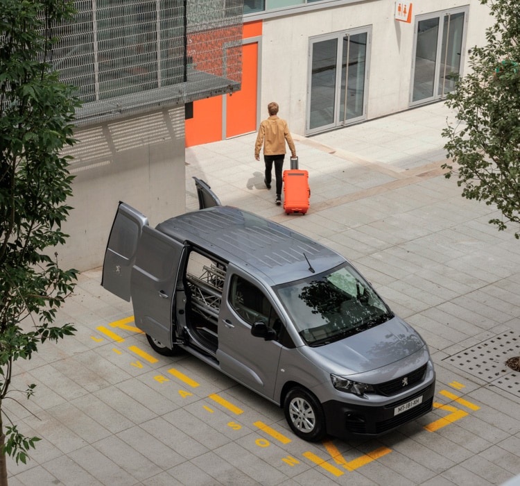 Peugeot Perú | Vehículo Comercial Partner